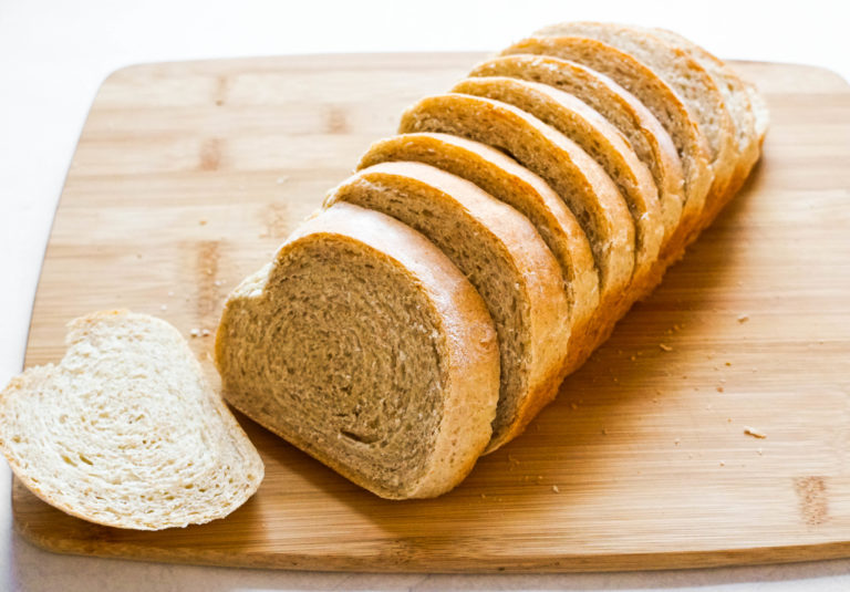 Homemade Sandwich Bread Recipe (8 Ingredients) - Workweek Lunch